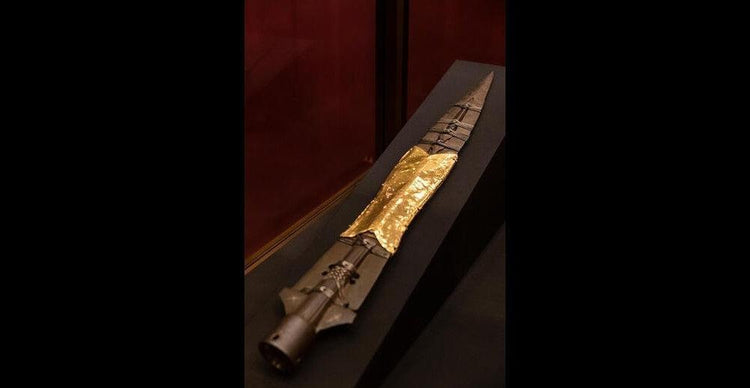 The Holy Lance: History, Legends and Mysteries surrounding a Sacred Re ...