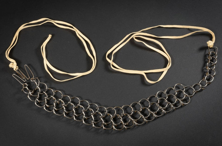 Instrumentos de penitencia y flagelación: cilicios y disciplinas. | RELICS